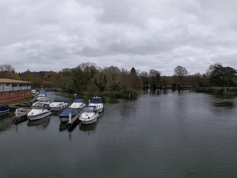 Cookham Bridge and the Ferry Inn - Cycle Routes and Map | Komoot