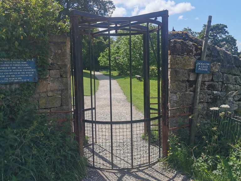 The Cannon Kissing Gate, Chatsworth Park Routes for Walking and Hiking ...