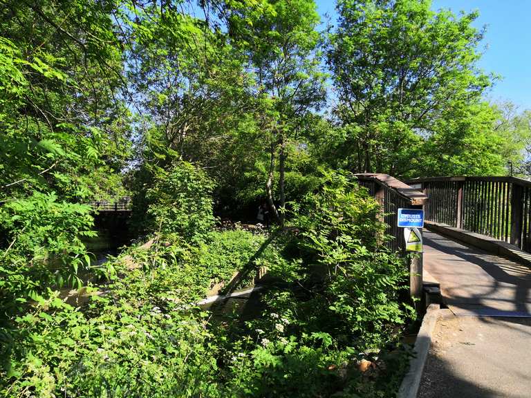 Confluence of the River Pool and River Ravensbourne - Cycle Routes and ...