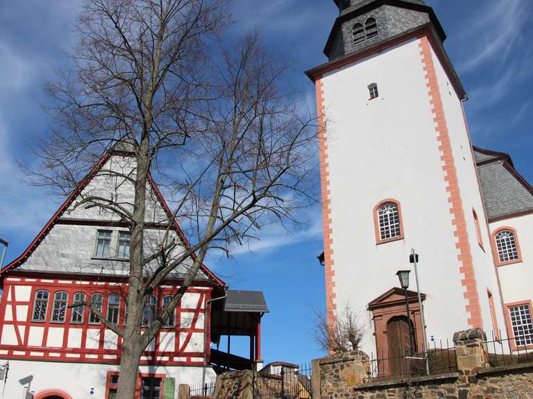 Kirche und altes Rathaus Gambach : Radtouren und Radwege | komoot