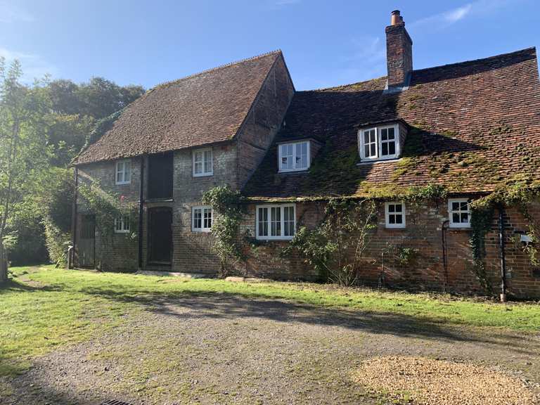 Stage 4: Odiham to Ellisfield — Three Castles Path | hike | Komoot