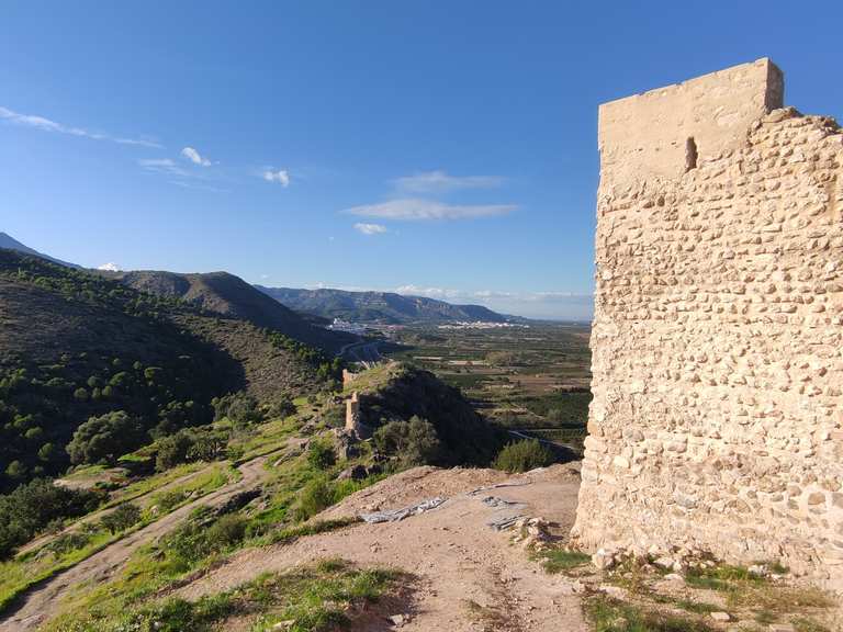 Parque arqueológico del castillo de Bairén: Wanderungen und Rundwege ...