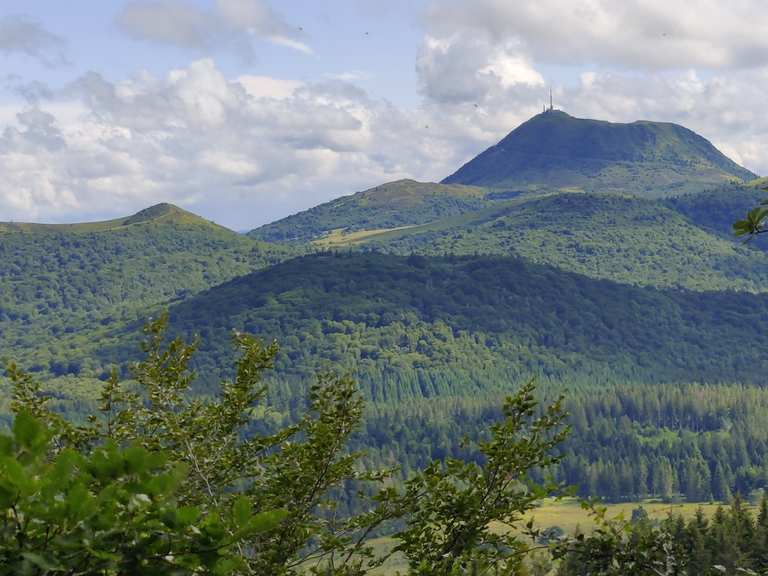 Sur les traces de la Chaîne des Puys - Le GR 441 | randonnée pédestre ...