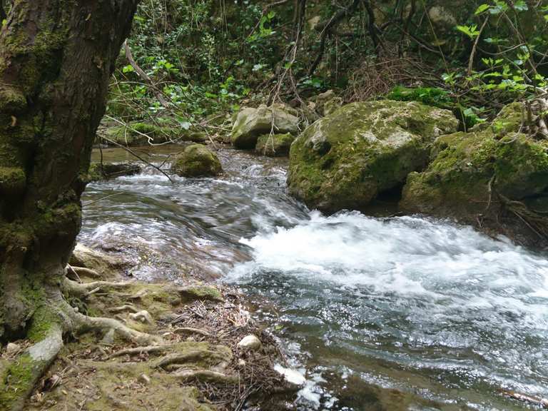 Honda de Benamahoma waterfall Routes for Walking and Hiking | Komoot