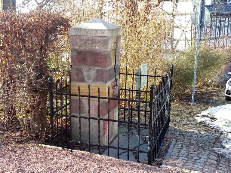Pranger Schloss Augustusburg: Wanderungen und Rundwege | komoot