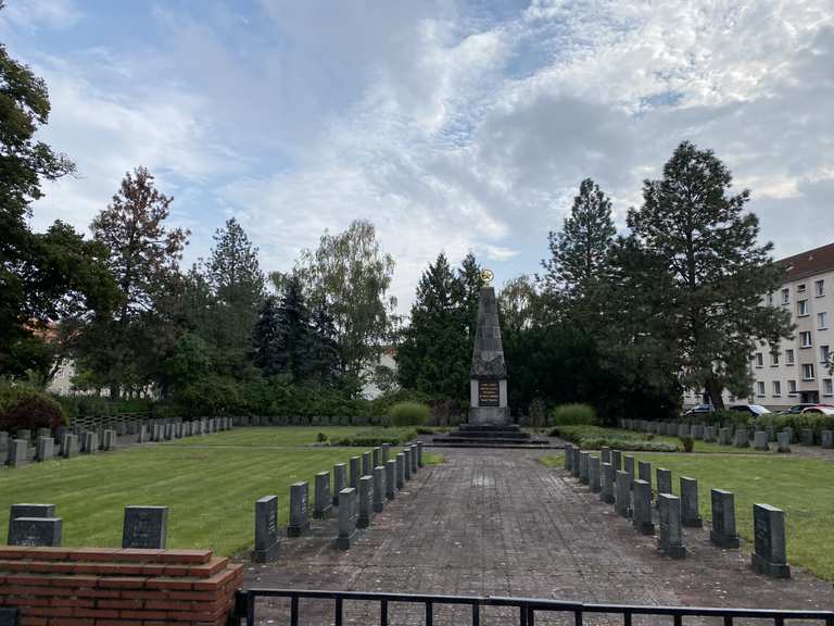 Soviet War Cemetery Rathenow – Hiking & Cycling Routes | Komoot