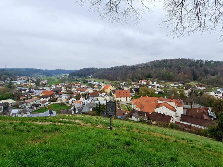 Kreuzweg (Titting): Wanderungen und Rundwege | komoot