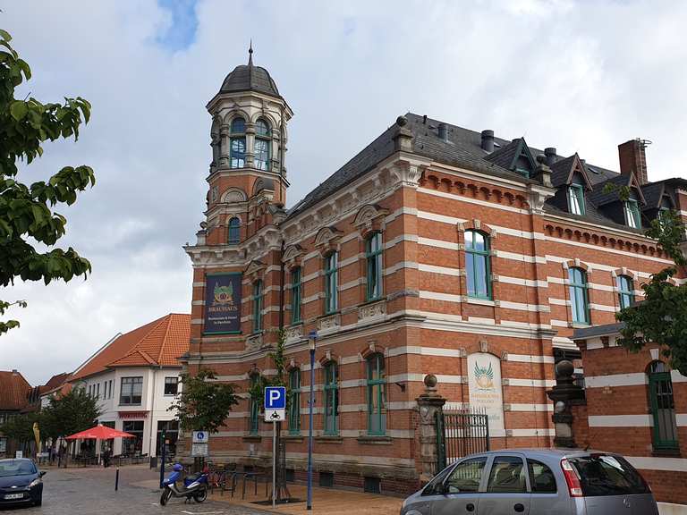 Parchim: Ehemaliges Kaiserliches Postamt Routes for Walking and Hiking ...