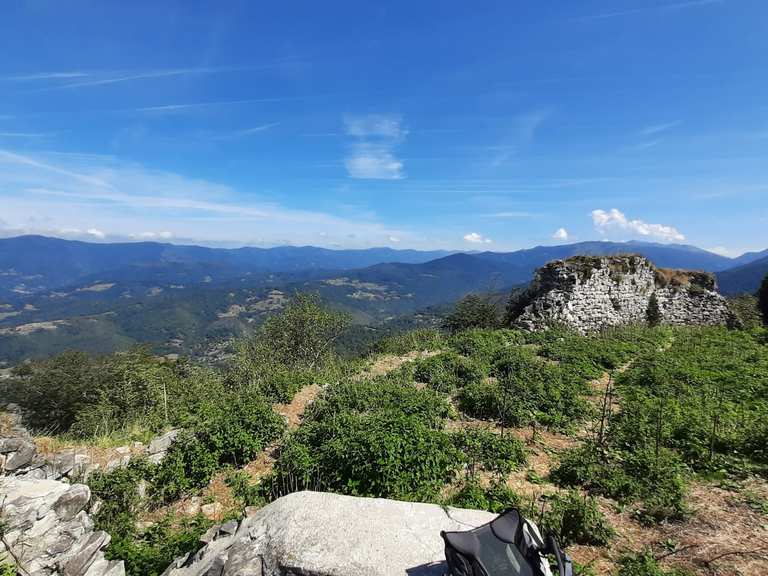 Château de Mirabat et Château de la Garde – boucle depuis Azas – Parc ...