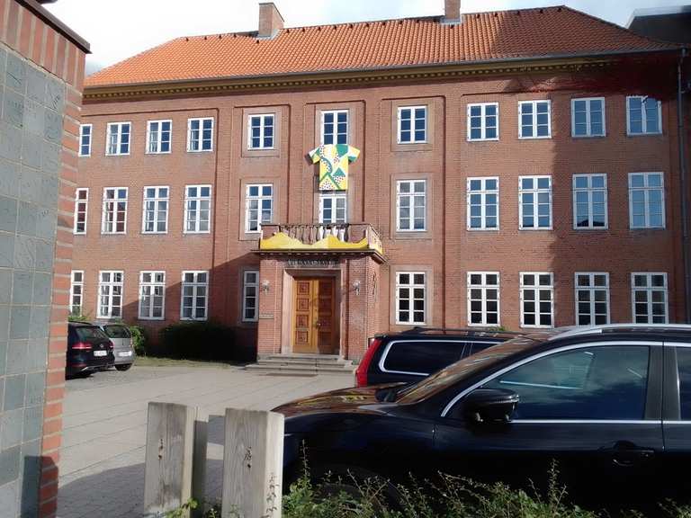 Staatliche Schule: Wanderungen und Rundwege | komoot