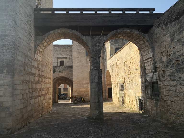 Palazzo baronale di Nociglia : Radtouren und Radwege | komoot