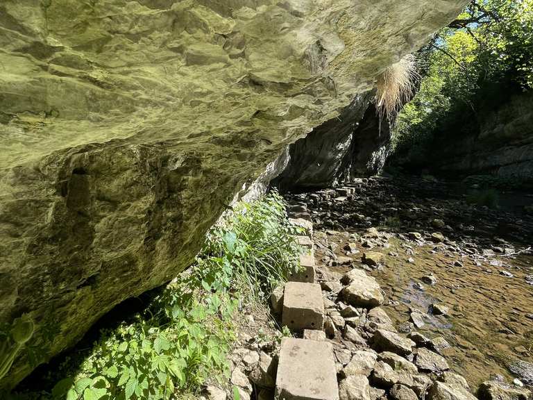 Cheedale stepping stones Routes for Walking and Hiking | Komoot