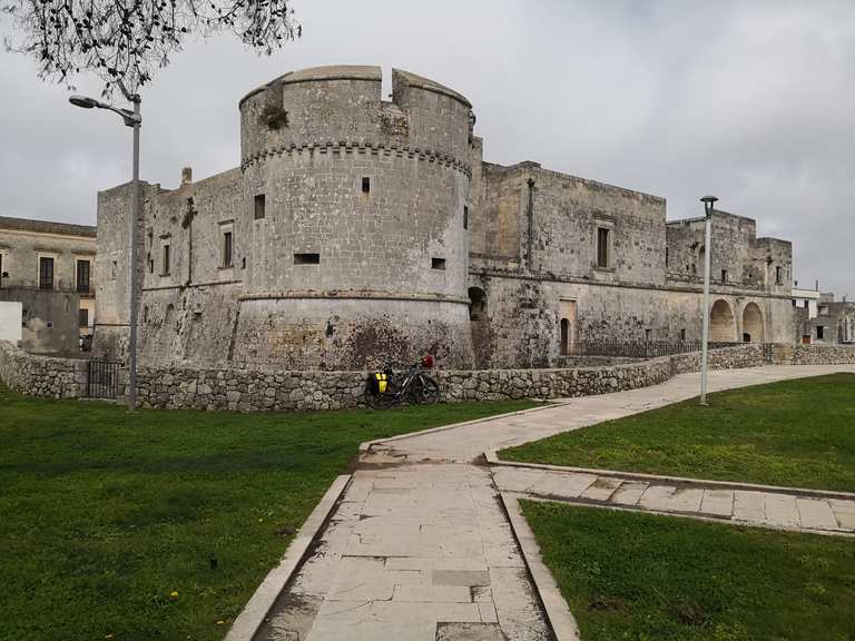 Castello Spinola-Caracciolo, Andrano : Radtouren und Radwege | komoot