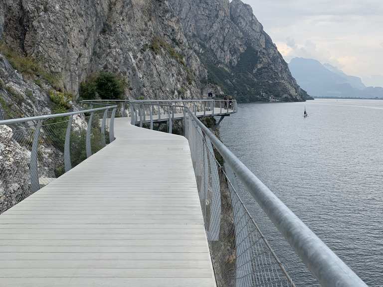 Limone sul Garda - Europas spektakulärster Rad und Wanderweg Routes for ...