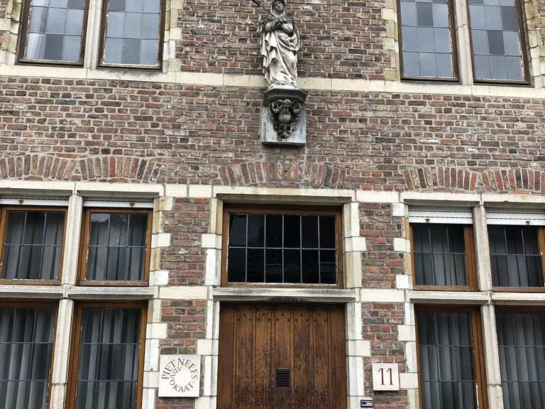 Facade statue – Hikes & How to Get There | Komoot