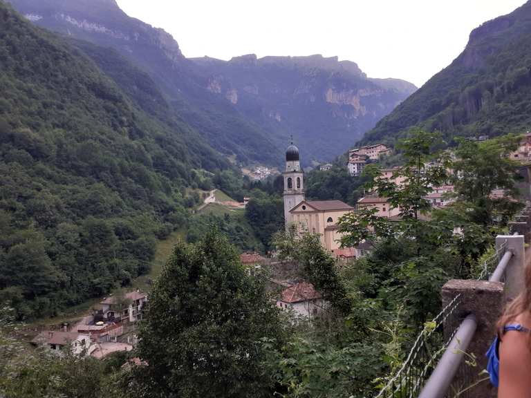 Historischer zimbrischer Dorfweg von Giazza zum Rifugio Scalorbi ...