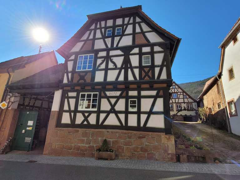 Blick auf Weyher – St. Anna-Kapelle Runde von Weyher in der Pfalz ...