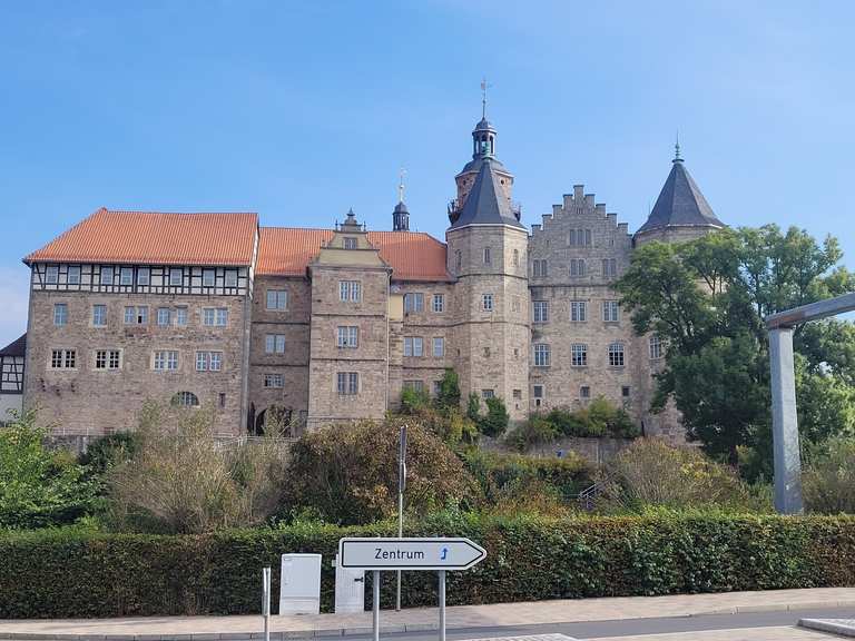 1870–71 War Memorial at Schleusingen Castle – Hiking & Cycling Routes ...