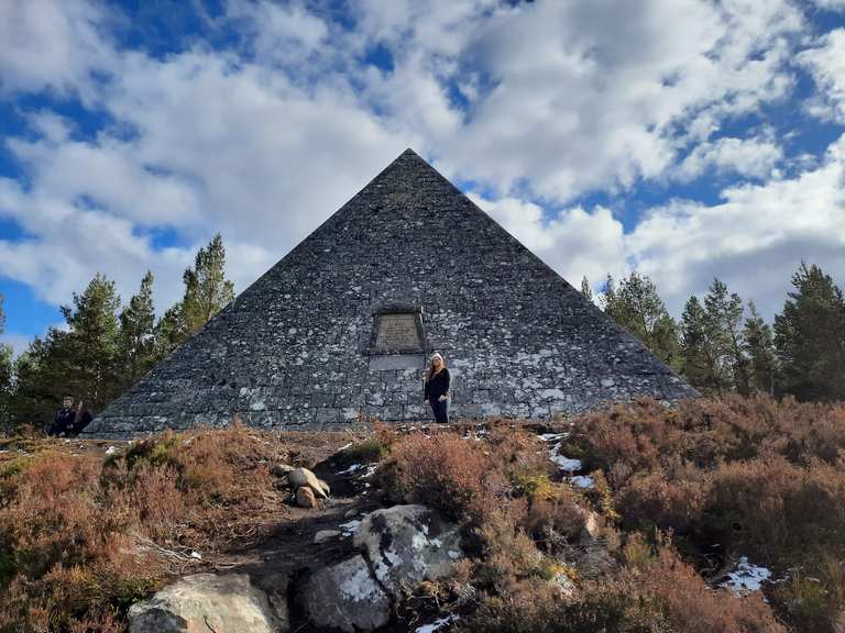 Balmoral Cairns - Prince Albert Pyramid wandelroutes en hikes | Komoot
