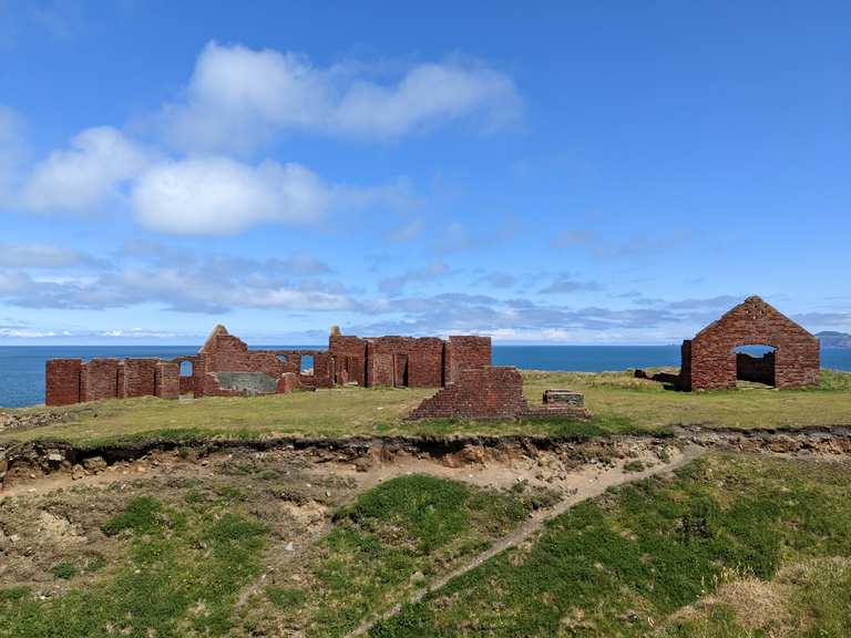 Porthgain Harbour to Blue Lagoon at Abereiddy loop — Pembrokeshire ...