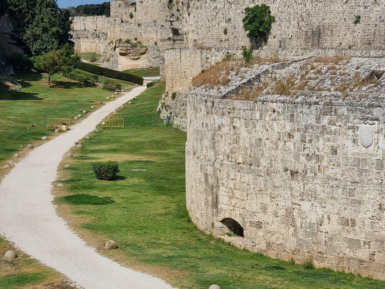 Medieval Moat Routes for Walking and Hiking | Komoot