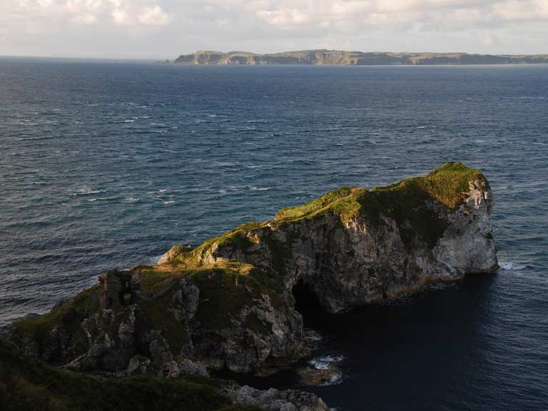 Kinbane Castle Routes for Walking and Hiking | Komoot