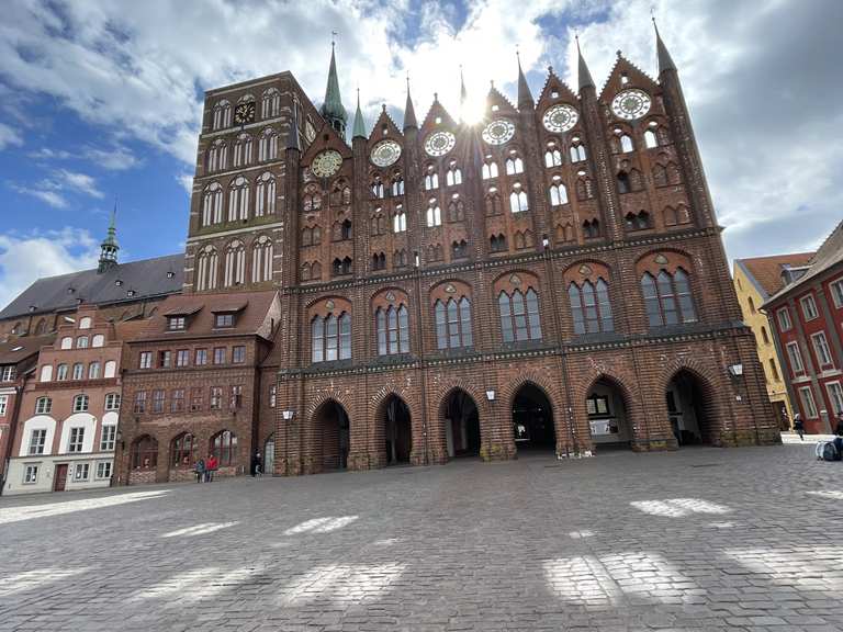 Stralsunder Rathaus: Wanderungen und Rundwege | komoot