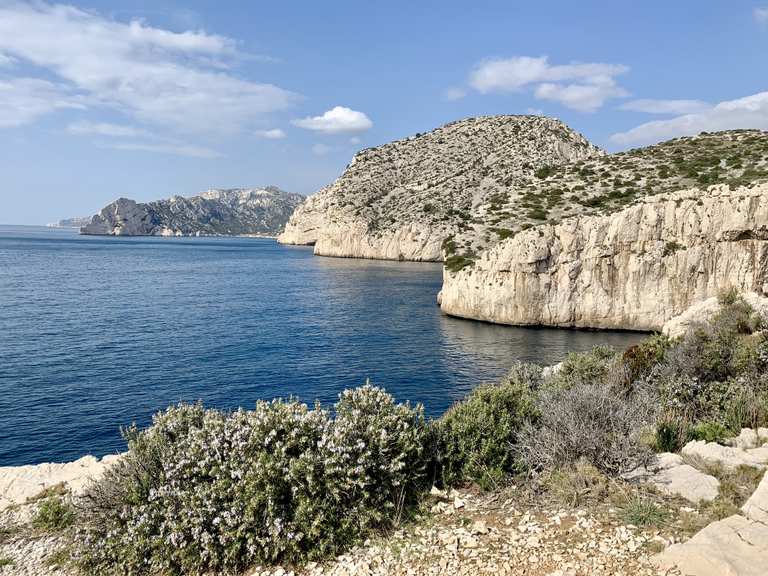 The crests of Morgiou - round trip in the Calanques National Park ...