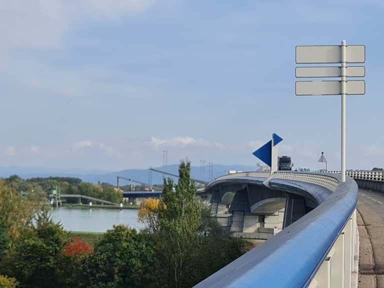 Bonne piste cyclable Pont Pierre Pflimlin : Radtouren und Radwege | komoot