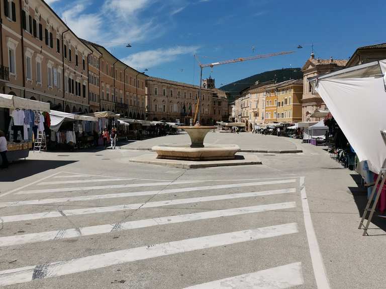 Piazza del Popolo (San Severino Marche) Road Cycle Routes and Map | Komoot