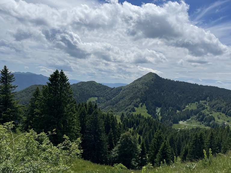 Crêt de Chalam — boucle dans le parc naturel régional du Haut-Jura ...