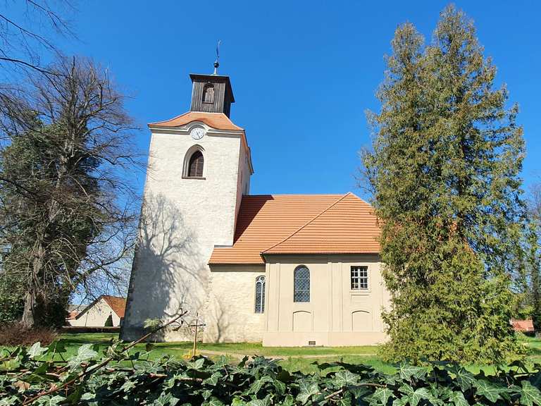 Begräbnisstätte der Familie von Massow: Wanderungen und Rundwege | komoot
