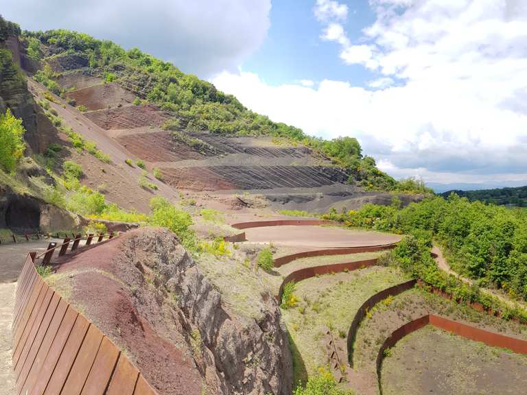 Volcán de Santa Margarida y Volcán del Croscat - Circular por el Parque ...