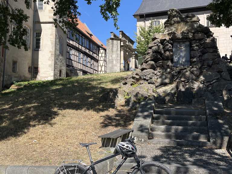 1870–71 War Memorial at Schleusingen Castle – Hiking & Cycling Routes ...