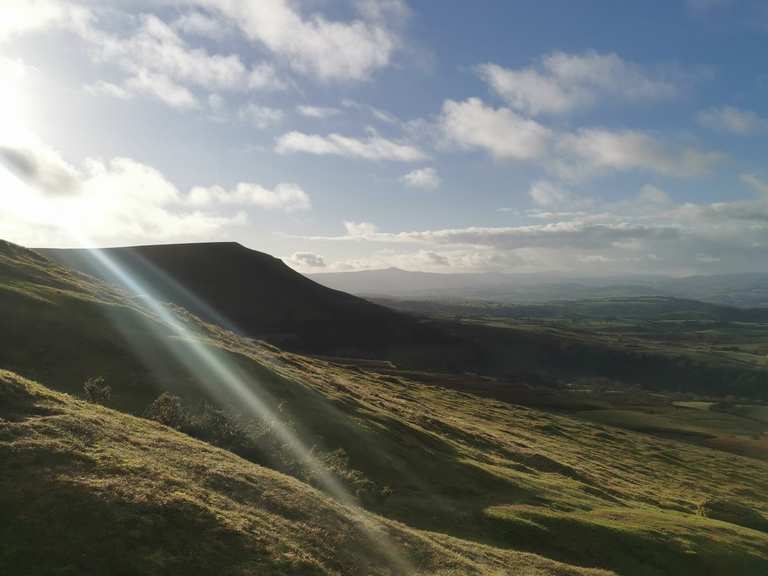 Hay Bluff loop from the north — Bannau Brycheiniog (Brecon Beacons ...