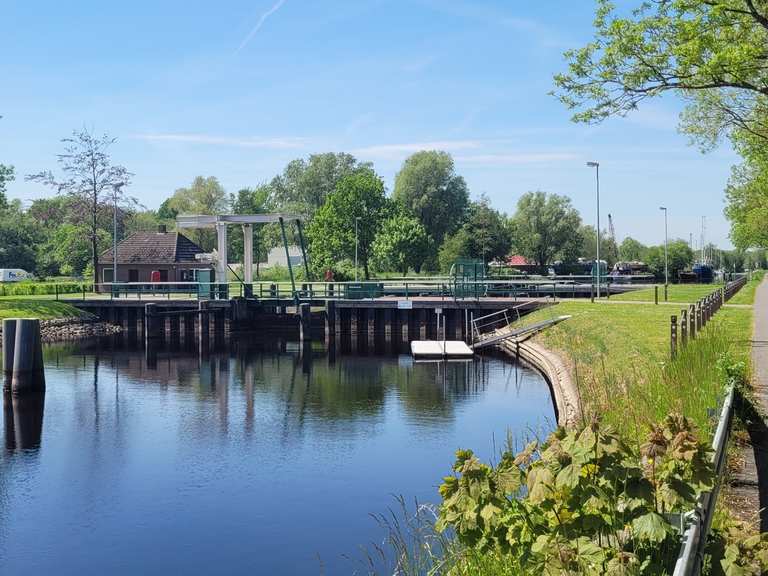 Fahrradweg am Ems-Jade-Kanal – Am Jade-Ems Kanal Runde von Marx ...