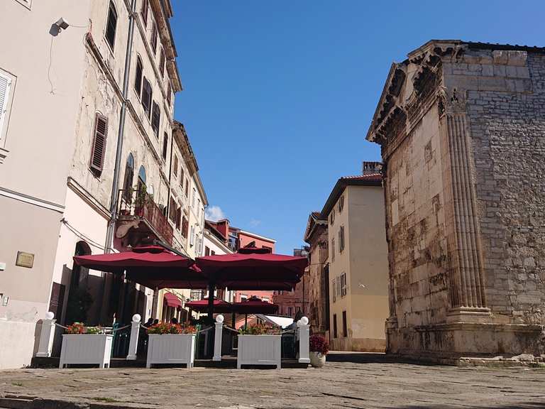 Altstadt Pula: Wanderungen und Rundwege | komoot