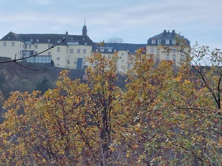 Blick auf das Schloss Bad Laasphe: Wanderungen und Rundwege | komoot