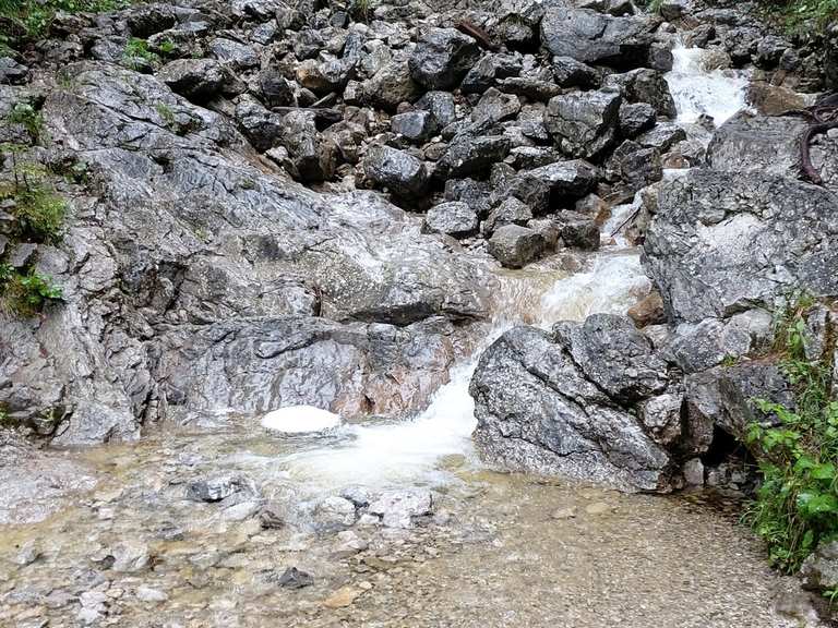 Kleiner Wasserfall am Kotbach: Wanderungen und Rundwege | komoot
