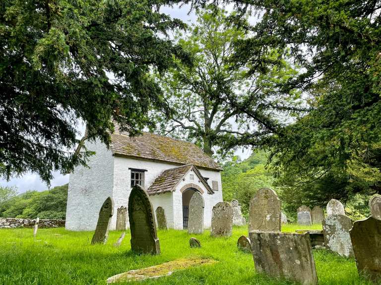 Hay Bluff, Black Mountain & Twmpa loop — Brecon Beacons National Park ...