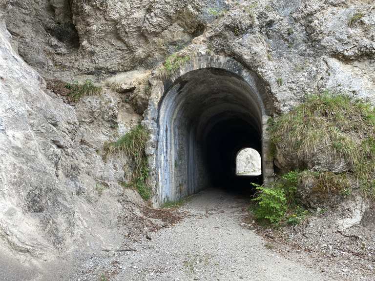 Sentiero storico della Prima Guerra Mondiale dal Passo della Puria al ...