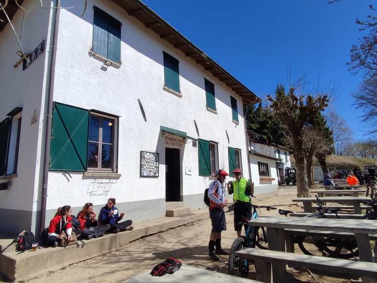 Lago Como - Capanna Mara altezza MT. 1125 – Rifugio Riella Itinerario ...
