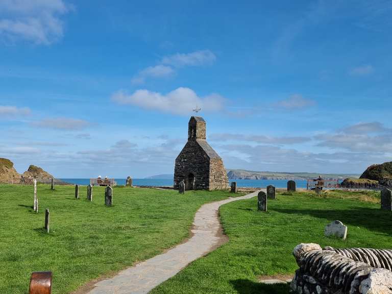 Fishguard and Gwaun Valley – Pembrokeshire walks | Hiking Collection by ...