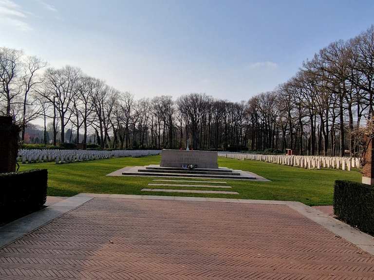 Air Despatch Denkmal: Wanderungen und Rundwege | komoot