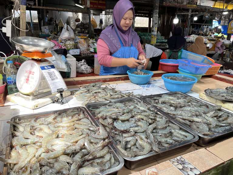Hua Thanon Wet Market: Wanderungen und Rundwege | komoot