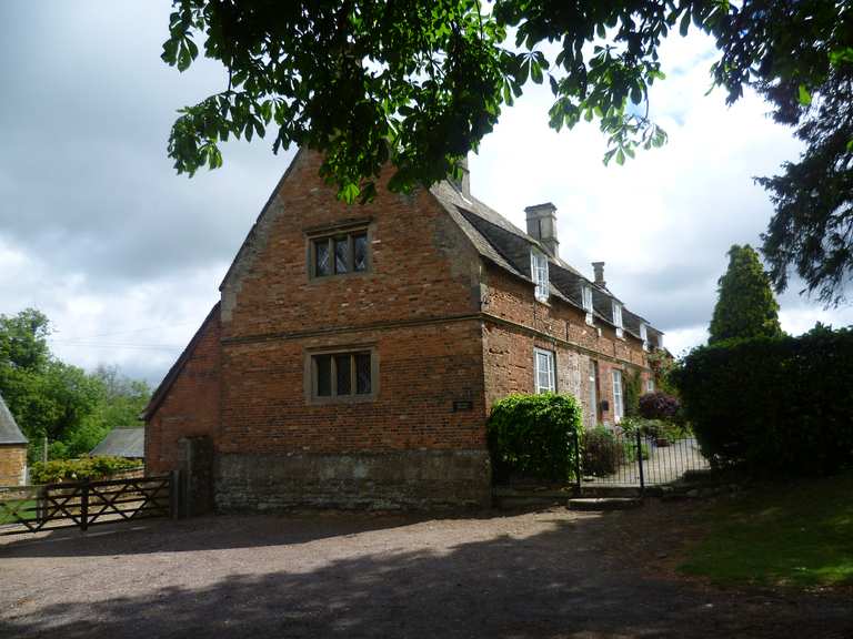 Oakham to Brooke Priory loop along the Rutland Round | hike | Komoot