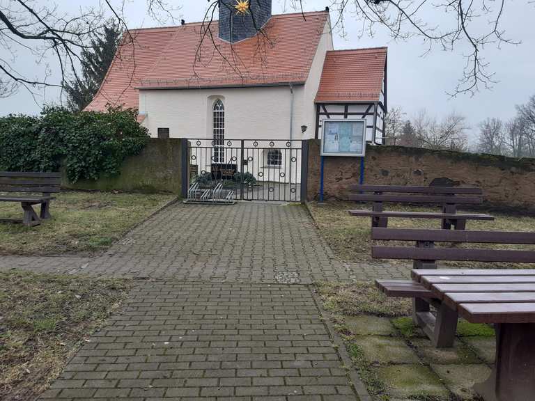 Kirche Bubendorf mit Gedenktafeln ⚔️: Wanderungen und Rundwege | komoot