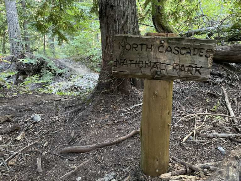 North Cascades NP boundary: Wanderungen und Rundwege | komoot