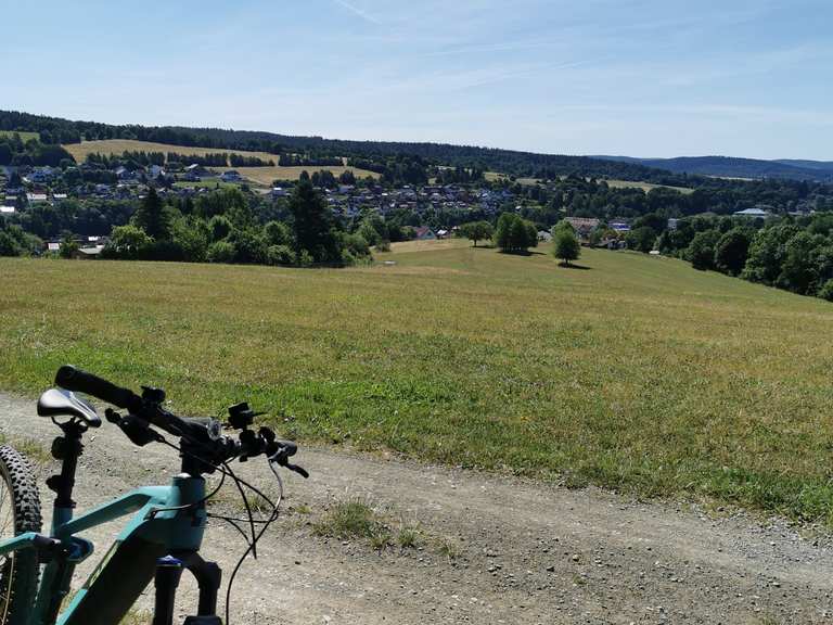 Blick auf Steinbach-Hallenberg: Mountainbike-Touren und -Trails | komoot
