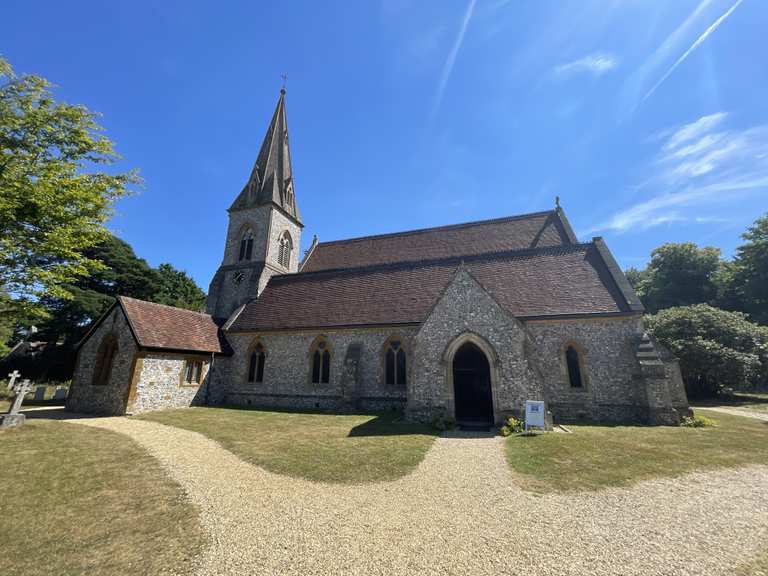 St. Thomas Kirche - Woolton Hill: Wanderungen und Rundwege | komoot